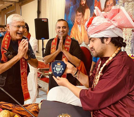 Bageshwar Baba Net Worth 2023: Age, Wife, Photo, Noida, Family, History ...