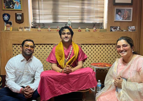 Bageshwar Baba Net Worth 2023: Age, Wife, Photo, Noida, Family, History ...