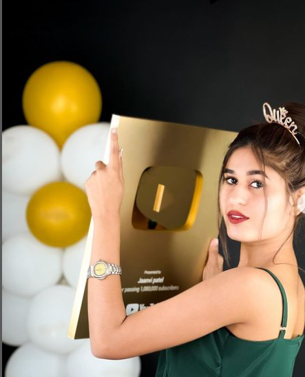 Jaanvi Patel Net Worth 2023: Husband, Photos, Age, Height, Vet, and ...