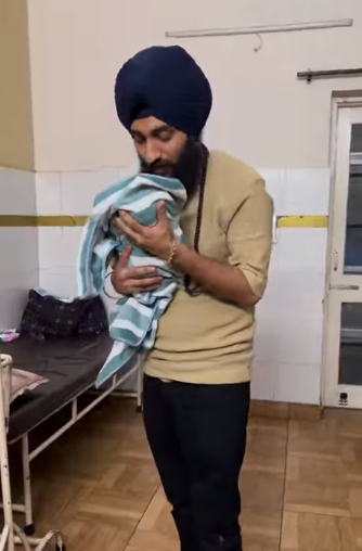 Sehaj Arora (Kulhad Pizza) Age, Family, Child Name, Net Worth 2023 ...