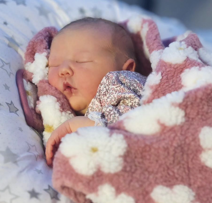 Isabelle Ingham – Age (18), Real Dad, Brother, Boyfriend, Instagram ...