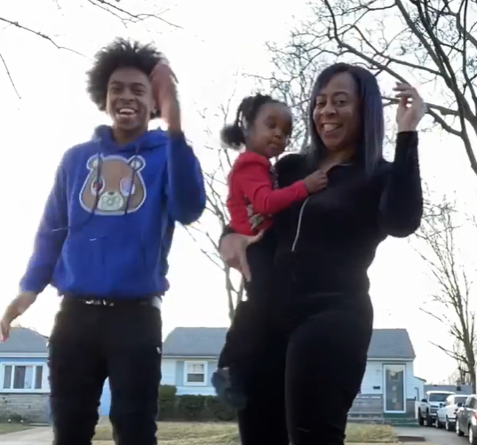 Ellie Unique – Age (24), Height, Real Name, Sister, Net Worth, Family ...