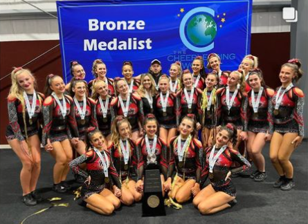 Sienna Walker Age, Height, Sister, Twin, Family, Outfit, TikTok ...