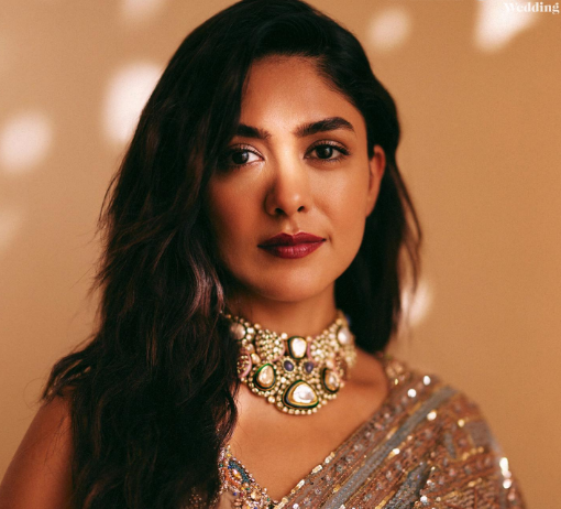 Who is Mrunal Thakur? Net Worth, Age, Height, Husband, Movies, Parents ...