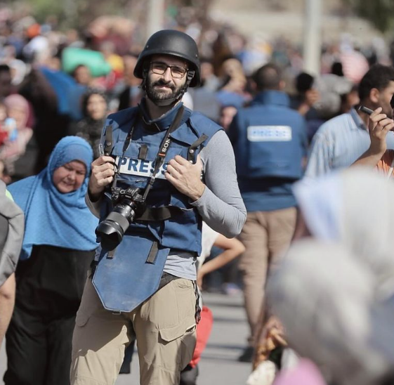 Motaz Azaiza (Palestine Journalist), Wife, Girlfriend, Height, Age, Net ...