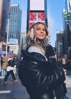 Who is Livswearingen? Age, Net Worth, Songs, Sister, Ex-boyfriend ...