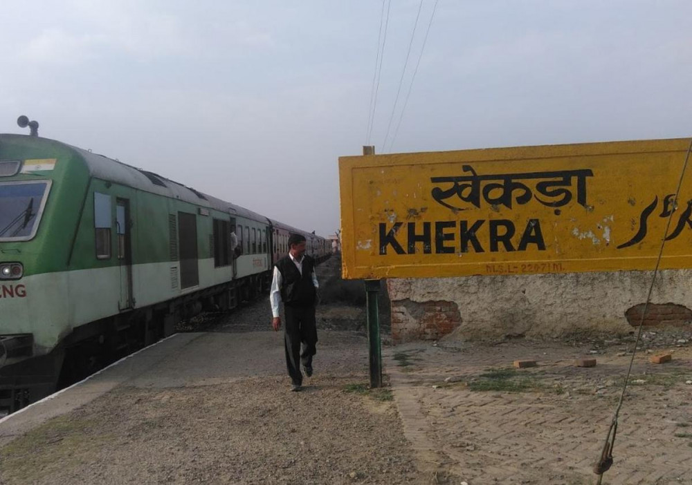 from Khekra, Railway Station Rd, Vijay Nagar, Khekra, Uttar Pradesh 250101