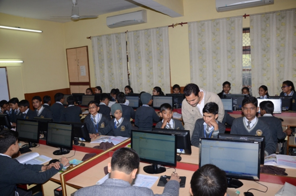 Holy Family Convent School, Bareilly [HFCS]