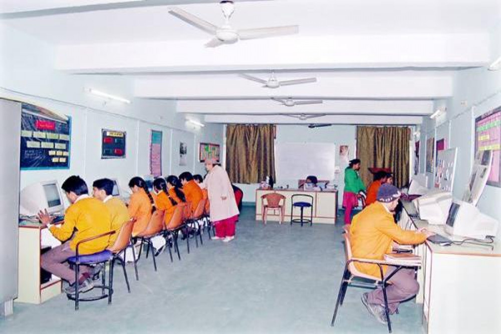 Maharishi Vidya Mandir, Noida (UP)