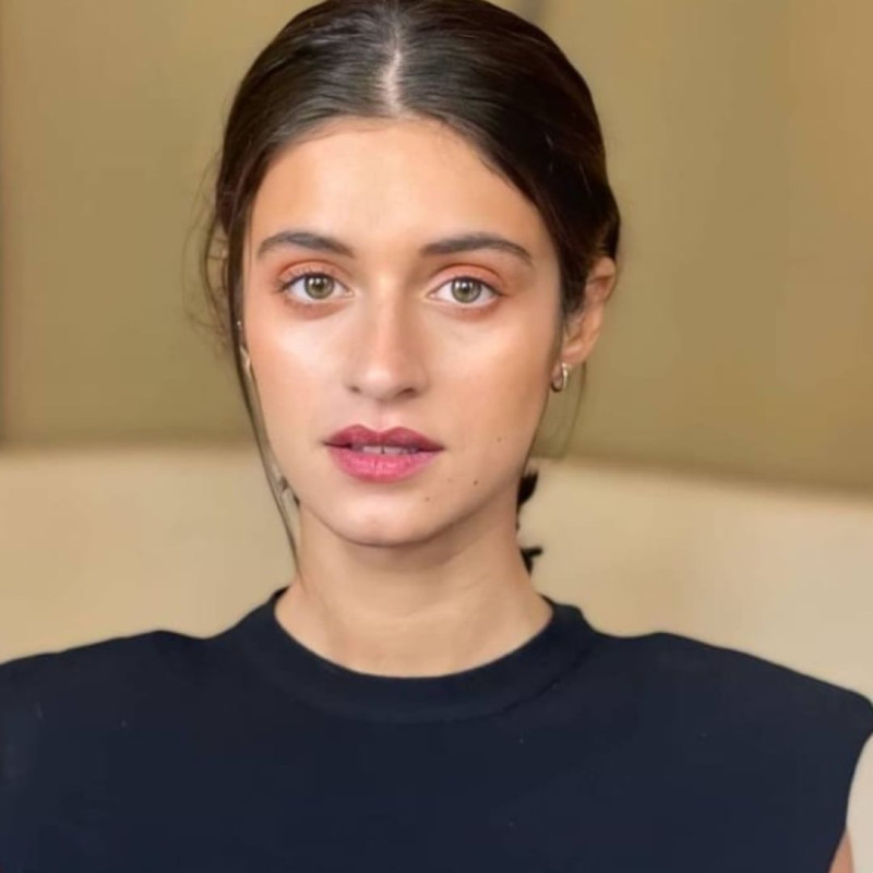 Anya Chalotra Net Worth / Biography 2023 | Father, The Witcher, Movie ...