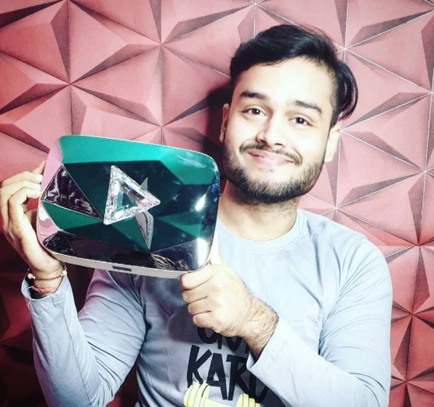 Facttechz (Rajesh Kumar) Net Worth 2023: Youtube/Salary Income Age ...