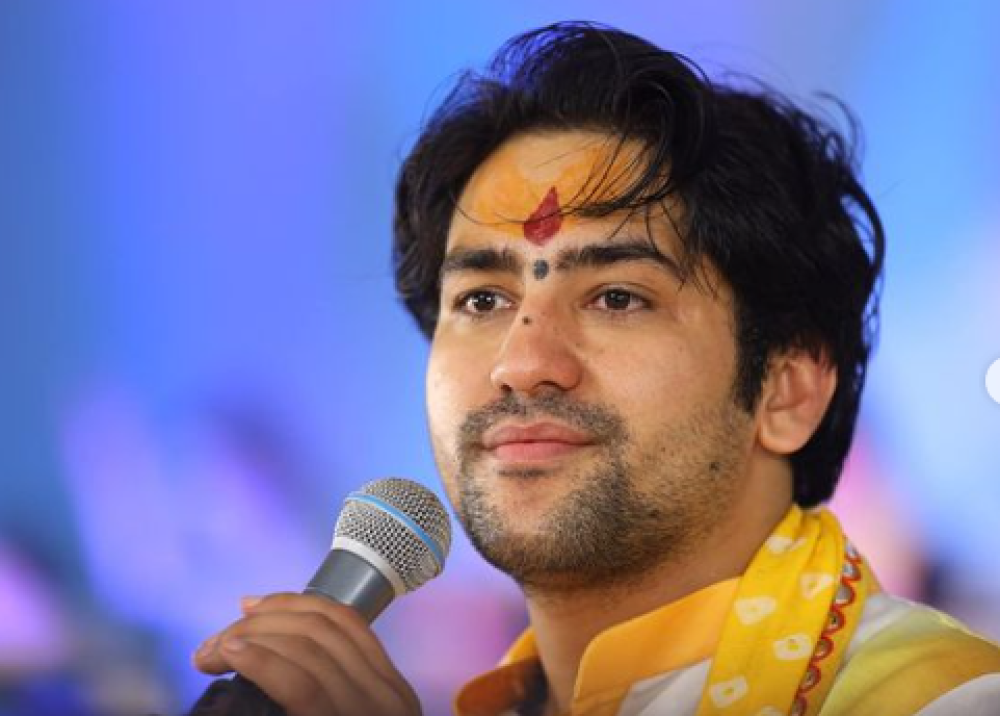 Bageshwar Baba Net Worth 2023: Age, Wife, Photo, Noida, Family, History ...