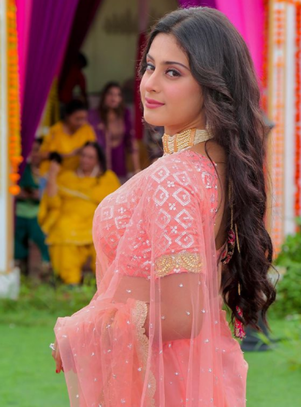 Isha Malviya (Bigg Boss) – Age 20, Net Worth, Husband, Height, Biography