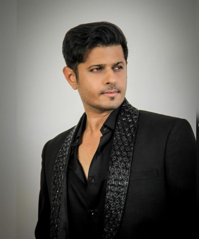 Neil Bhatt (Big Boss 17) Net Worth 2023 | Age, Wife, Child, Shows ...