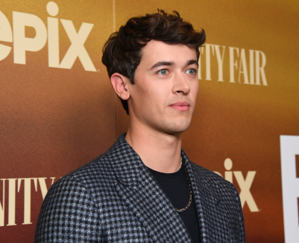 Tom Blyth – Age (28), Height, Wife, Relationship, Parents, Net Worth